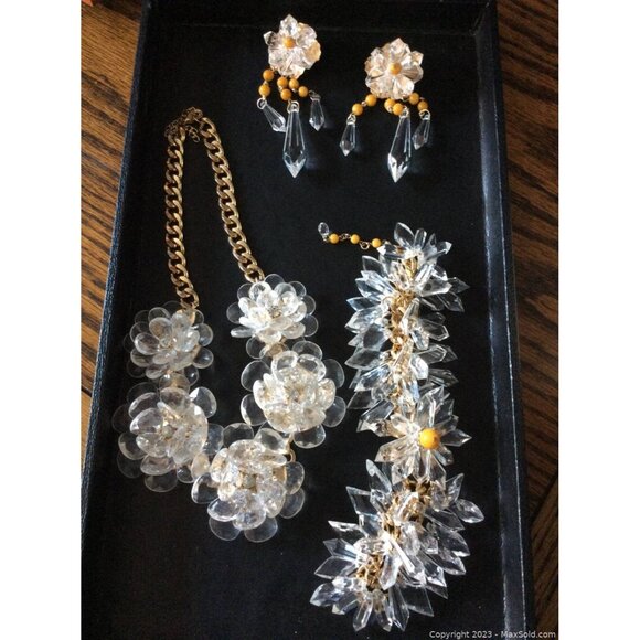 Jewelry | Snowflake And Ice Goldtone Statement Necklace Bracelet ...